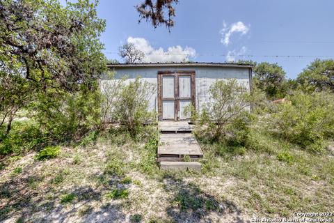 1850 W Ranch Road 337, Leakey, TX 78873 | 49 Photos | MLS #1638183 - Movoto
