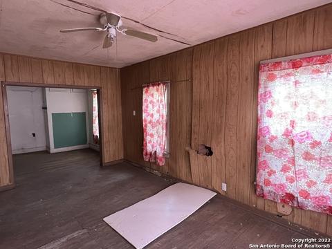 271 Moraima St, San Antonio, TX 78237 | 9 Photos | MLS #1650087 - Movoto