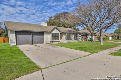 121 Clear Oak, Universal City, TX 78148 | 14 Photos | MLS #1656520 - Movoto