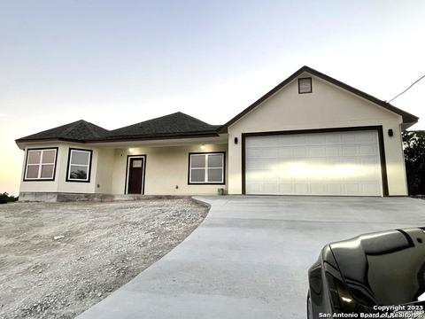 1401 E Golf Course Dr, Spring Branch, TX 78070 | 18 Photos | MLS ...