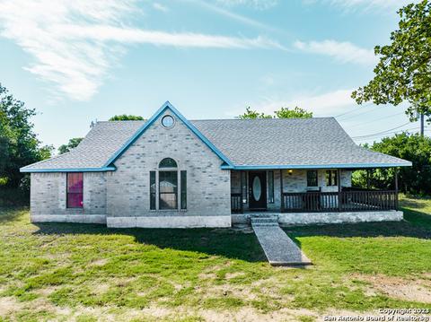 7398 Us Highway 181 N, Floresville, TX 78114 | 27 Photos | MLS #1685203 ...