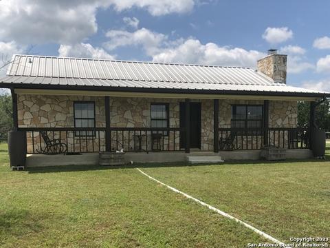 4657 Odaniel Rd, Seguin, TX 78155 | 47 Photos | MLS #1691072 - Movoto