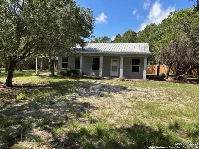 962 Comanche Path, Bandera, TX 78003 | 21 Photos - Movoto