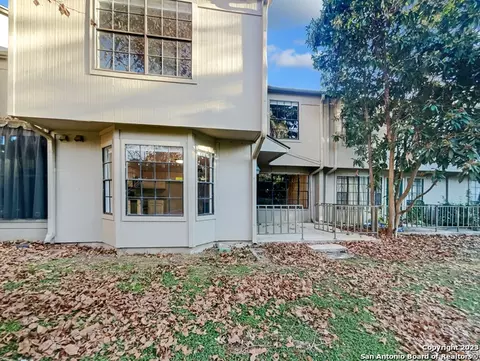 7711 Callaghan Rd #805, San Antonio, TX 78229 | 20 Photos - Movoto