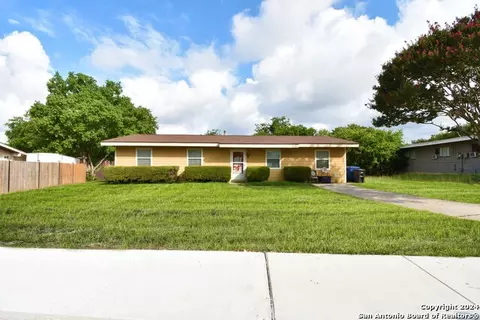 4707 Castle Path, San Antonio, TX 78218 | 18 Photos - Movoto