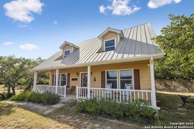 5014 Bump Gate, Pipe Creek, TX 78063 | MLS# 1889063 | 57 Photos - Movoto