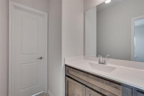 1004 Mesquite Ct, Grand Prairie, TX 75104 | 29 Photos | MLS #14318397 ...