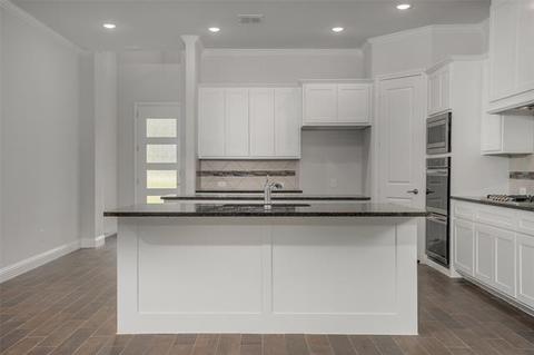 1004 Mesquite Ct, Grand Prairie, TX 75104 | 29 Photos | MLS #14318397 ...