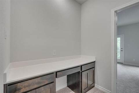 1004 Mesquite Ct, Grand Prairie, TX 75104 | 29 Photos | MLS #14318397 ...