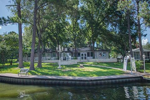 102 W Merlin Dr, Mabank, TX 75156 | 40 Photos | MLS #14575871 - Movoto