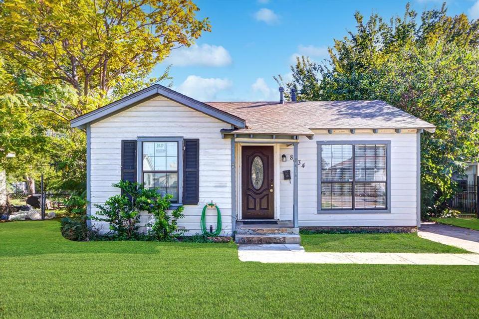 8434 Maddox St, Dallas, TX 75217 | 22 Photos | MLS #20170475 - Movoto