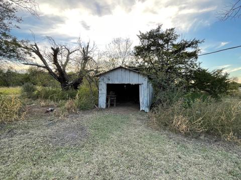 109 S 3rd, Goree, TX 76363 | 5 Photos | MLS #20198685 - Movoto