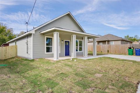 2210 Gordon St, Greenville, TX 75401 | 33 Photos | MLS #20209036 - Movoto