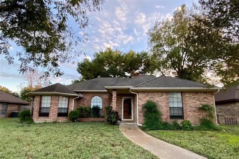 511 Wildvine Dr, Desoto, TX 75115 | 1 photo | MLS #20209465 - Movoto