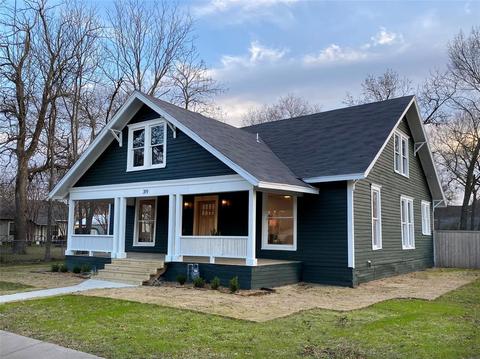 319 W 7th St, Bonham, TX 75418 | 27 Photos | MLS #20223189 - Movoto