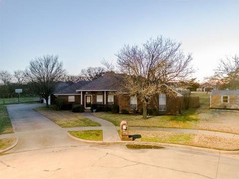 1003 Oak Dr, Ennis, TX 75119 | 18 Photos | MLS #20249223 - Movoto