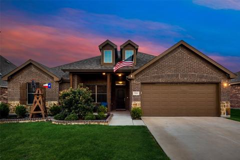 109 Robin Ln, Forney, TX 75126 | 24 Photos | MLS #20271163 - Movoto