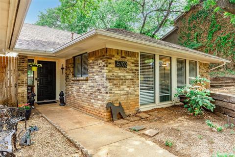 5702 Trails Edge Ct, Arlington, TX 76017 | 25 Photos | MLS #20328999 ...