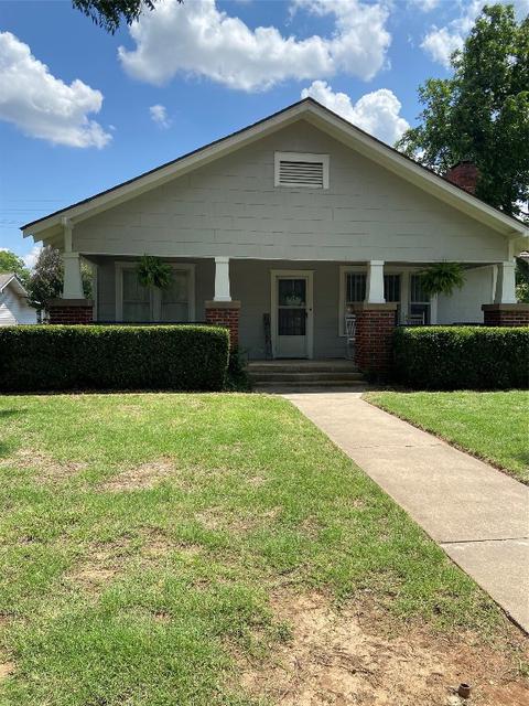 607 W Oak, Olney, TX 76374 | 19 Photos | MLS #20343214 - Movoto