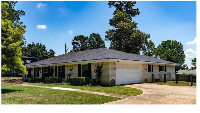 106 Lisa Ln, Palestine, TX 75803 | 25 Photos | MLS #20361381 - Movoto