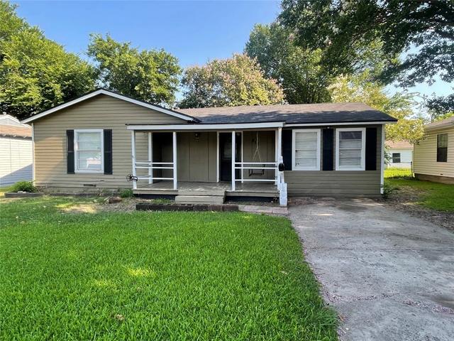 816 Bowie St, Garland, TX 75040 | 15 Photos | MLS #20366628 - Movoto