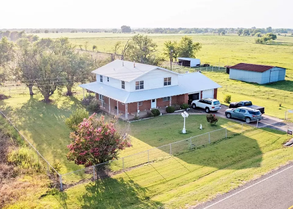 2270 S Fm 1743, Windom, TX 75492 | 40 Photos - Movoto