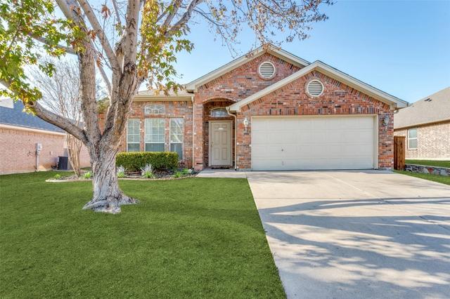 625 Creek Point Dr, Saginaw, TX 76179 | 15 Photos - Movoto