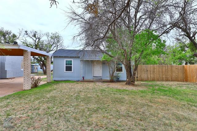 216 South St, Tye, TX 79563 | 10 Photos - Movoto