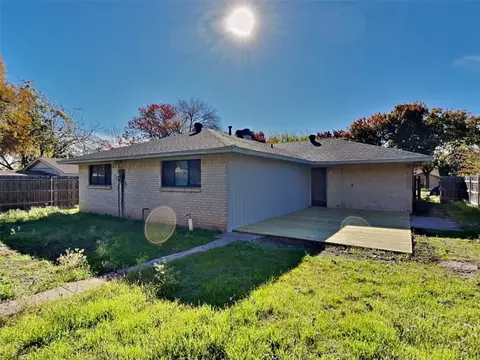 719 E Center St, Duncanville, TX 75116 | 21 Photos - Movoto