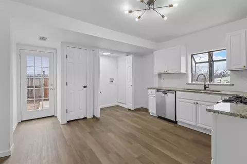 1102 Johnson St, Denton, TX 76205 | 26 Photos - Movoto