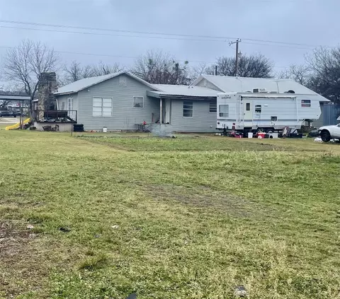 315 E Division St, Graford, TX 76449 | 40 Photos - Movoto