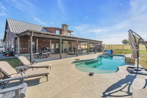 216 County Road 207, Valley View, TX 76272 | 40 Photos - Movoto