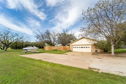 15 Chaparral Ln, Breckenridge, TX 76424 | 38 Photos - Movoto