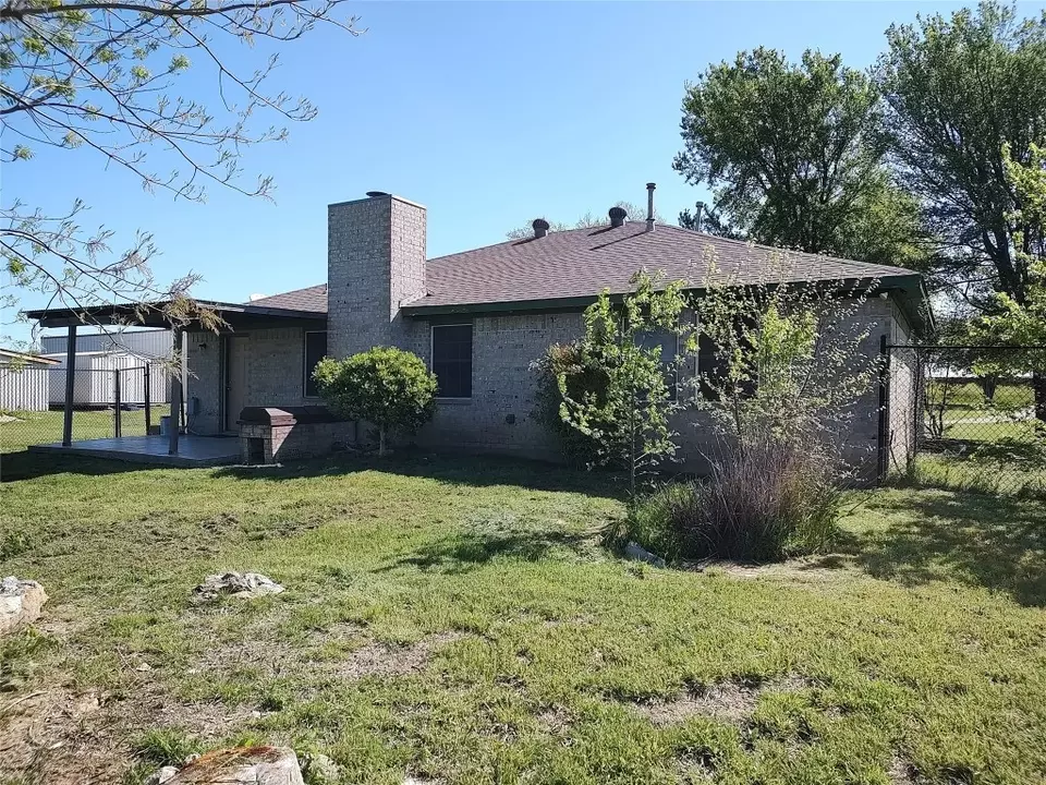 4109 Hopkins Rd, Krum, TX 76249 | 16 Photos - Movoto