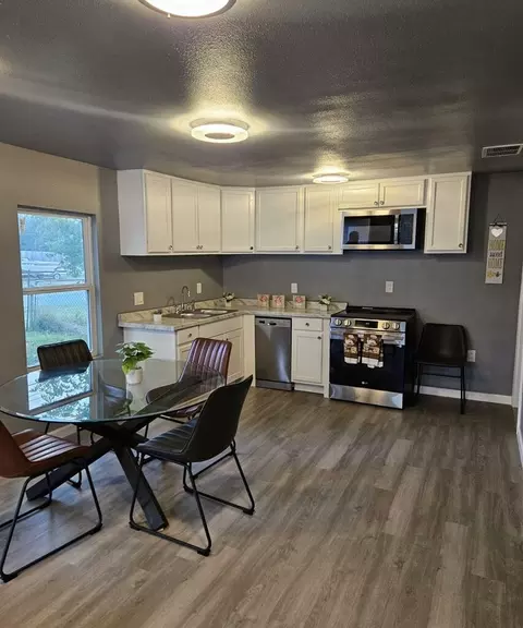 606 SW 17th St, Mineral Wells, TX 76067 | 14 Photos - Movoto