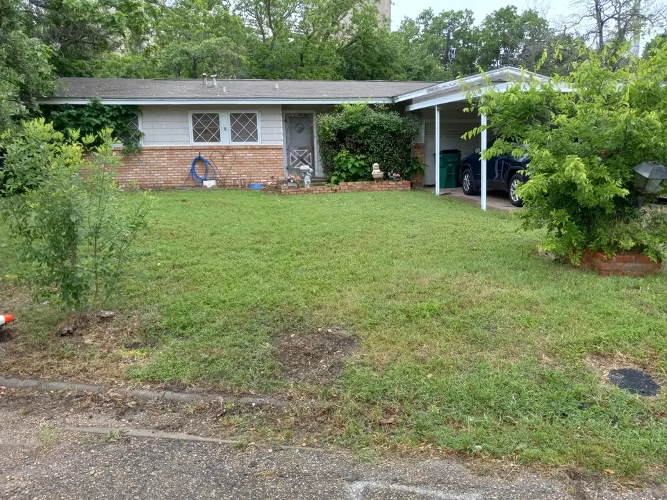 5014 Inwood Dr, Beverly Hills, TX 76711 | 24 Photos - Movoto