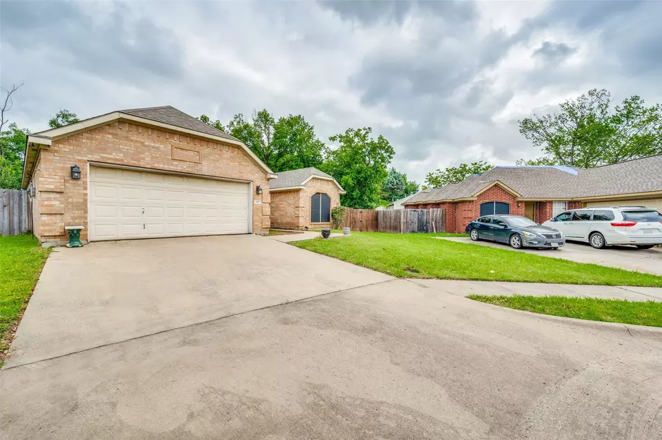 511 Larry Dr, Irving, TX 75060 | 29 Photos - Movoto