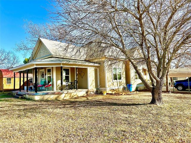 319 W Lampasas St, Lometa, TX 76853 | MLS# 20802362 | 35 Photos - Movoto