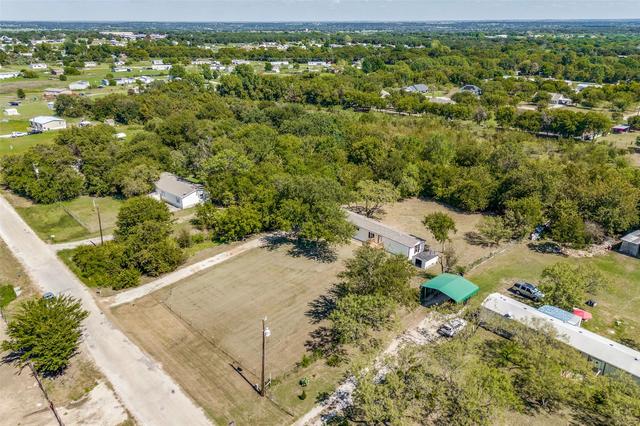 195 Hilltop Meadows Dr, Springtown, TX 76082 | MLS# 20817044 | 28 ...