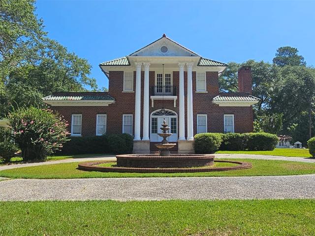 1957 Spring Dr, Haynesville, LA 71038 | MLS# 20817954 | 38 Photos - Movoto