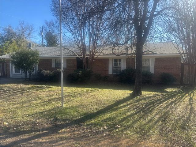 612 Cain St, Lake Dallas, TX 75065 | MLS# 20825999 | 7 Photos - Movoto