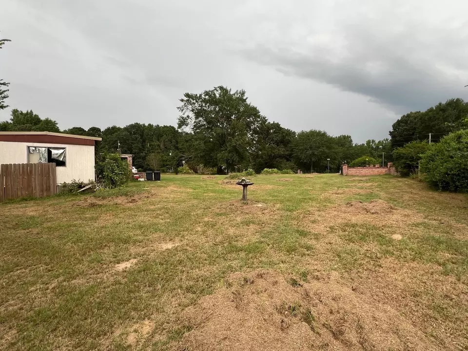 9830 Esthlyn St, Keithville, LA 71047 | MLS# 20834451 | 8 Photos - Movoto