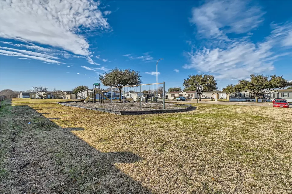 11060 Peninsula Ln, Fort Worth, TX 76244 | MLS# 20846699 | 13 Photos ...
