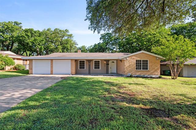 7233 Jewell Ave, Fort Worth, TX 76112 | MLS# 20920237 | 36 Photos - Movoto