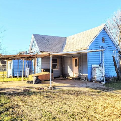 412 Marion, Merkel, TX 79536 | MLS# 20931052 | 11 Photos - Movoto