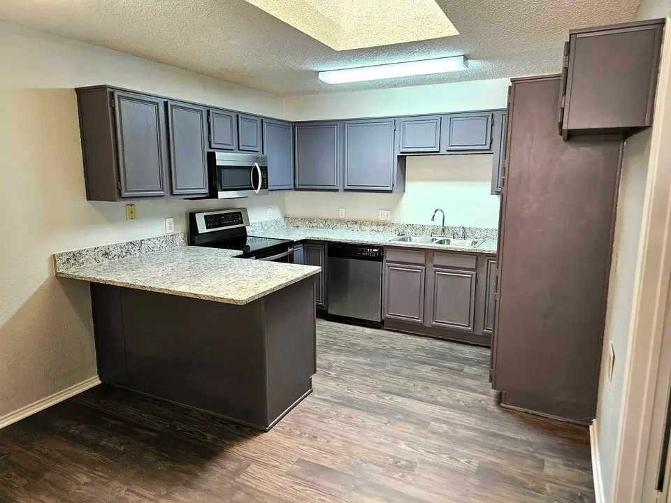 212 Colt Ln, Keller, TX 76248 | MLS# 20947005 | 7 Photos - Movoto