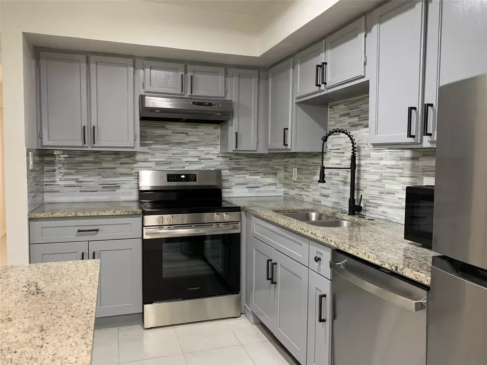 9803 Walnut St #107, Dallas, TX 75243 | MLS# 20970676 | 25 Photos - Movoto