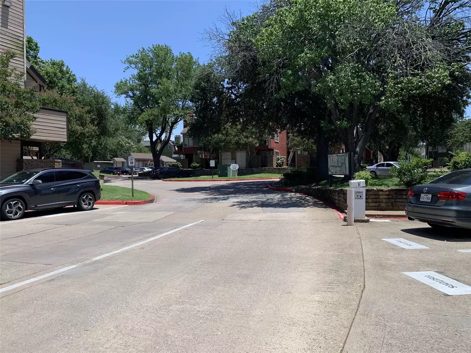9803 Walnut St #107, Dallas, TX 75243 | MLS# 20970676 | 25 Photos - Movoto