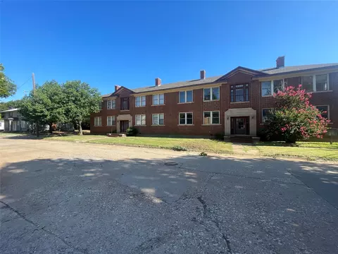 1706 8th St, Wichita Falls, TX 76301 | MLS# 21003803 | 10 Photos - Movoto