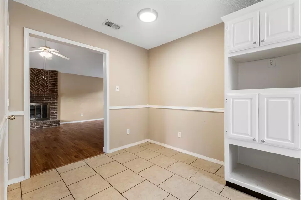 4010 David Dr, Rowlett, TX 75088 | MLS# 21126106 | 26 Photos - Movoto